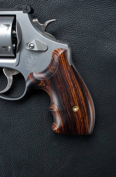 Ahrends Grips : Smith & Wesson Retro Grips